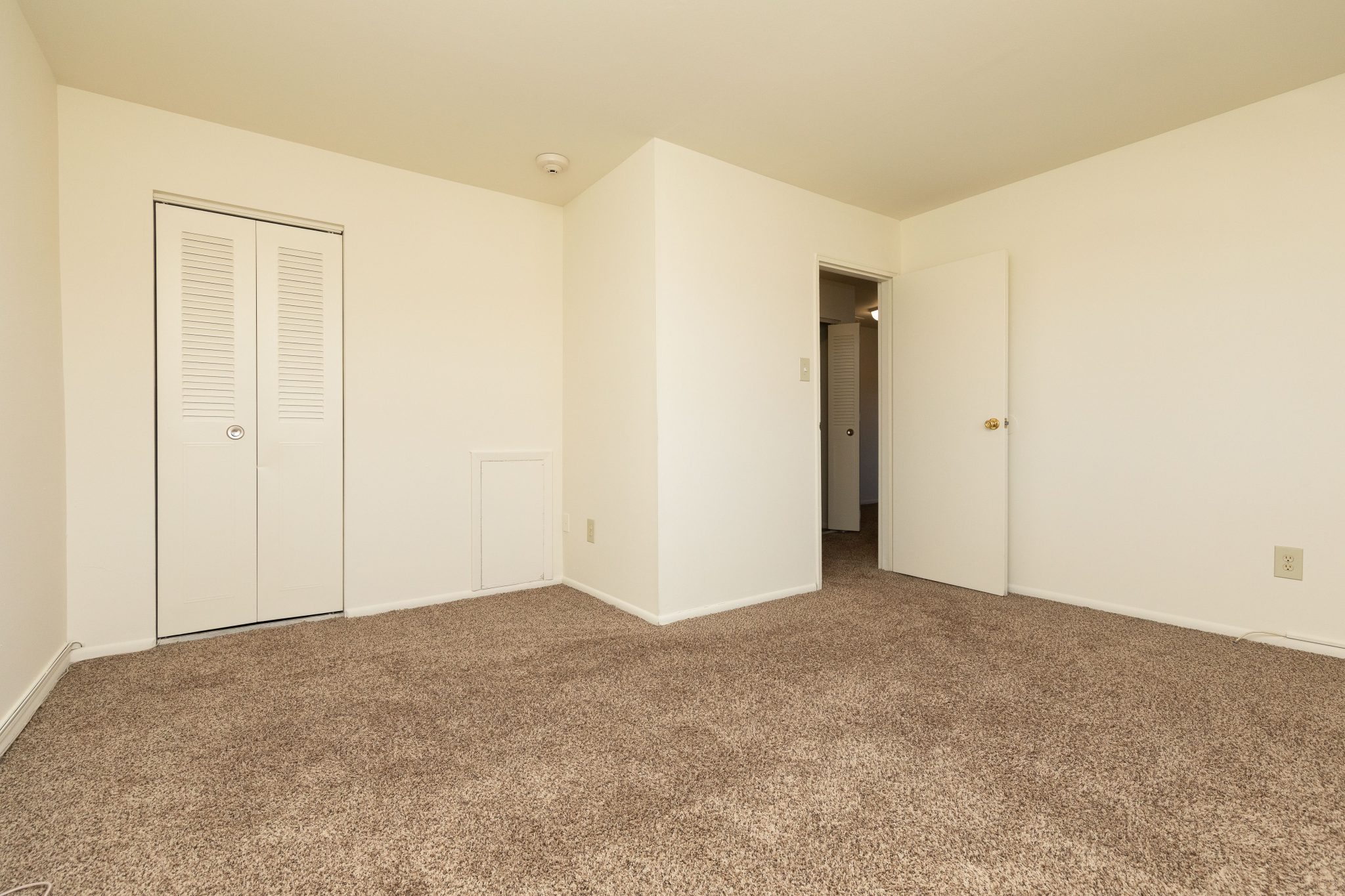 Photos – Lakeview Terrace Apartments