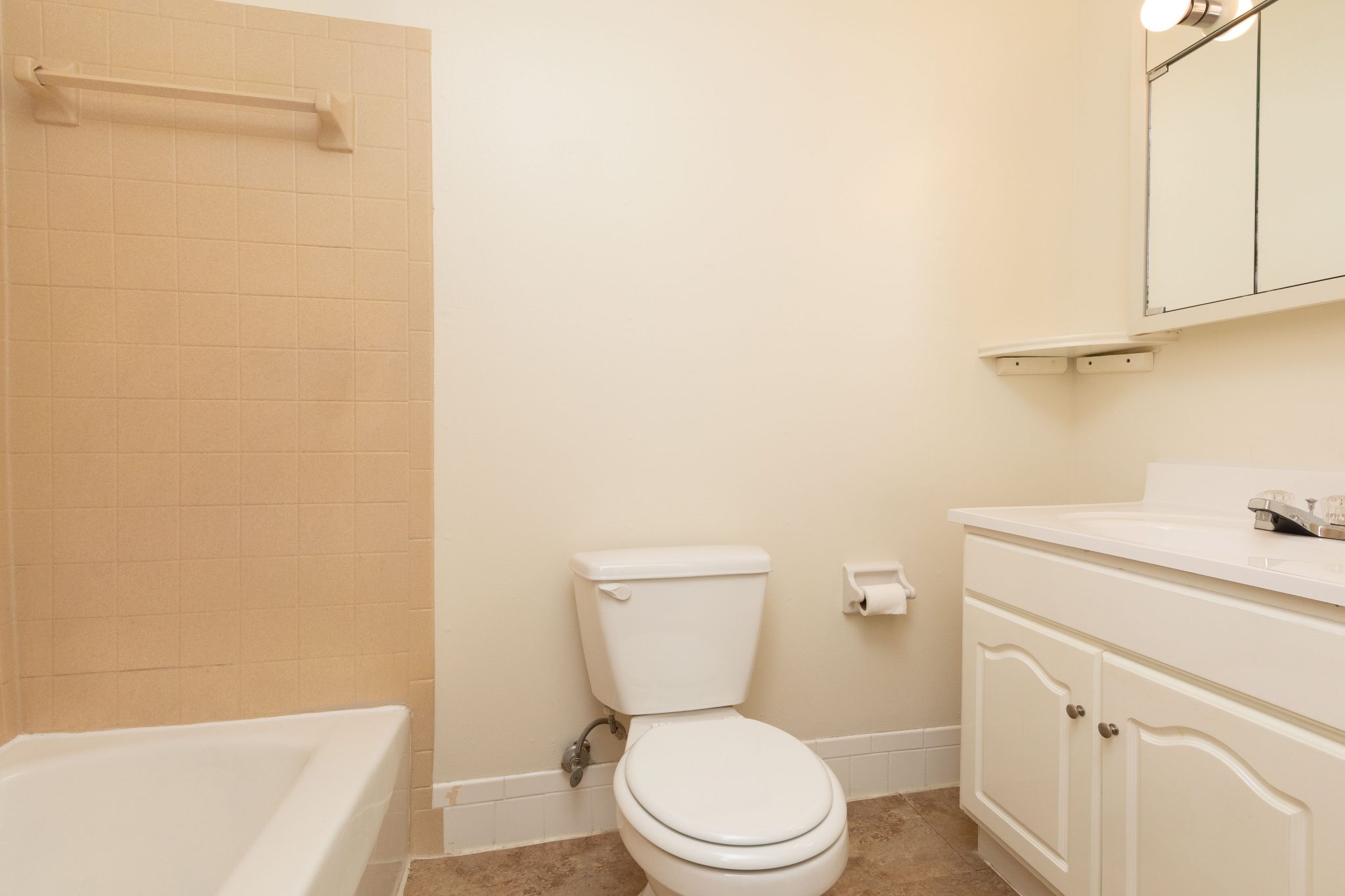 Photos – Lakeview Terrace Apartments